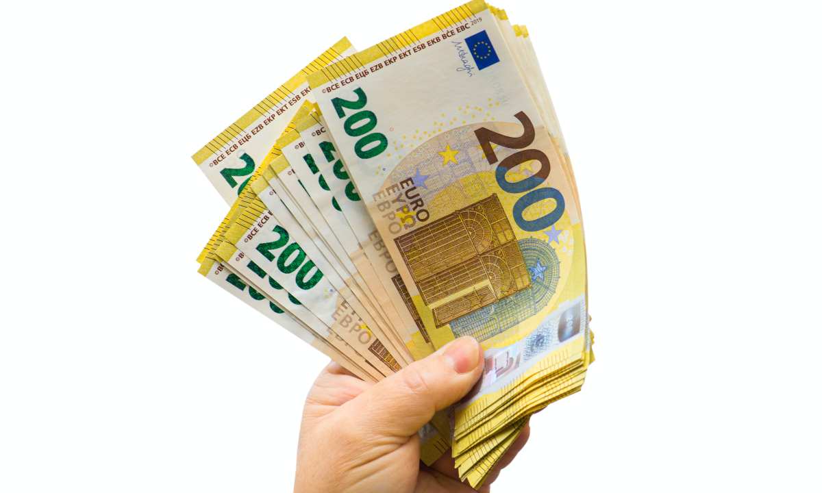 Bonus Inps da 800 euro al mese: a riceverlo saranno questi lavoratori Bonus Inps da 800 euro al mese: a riceverlo saranno questi lavoratori
