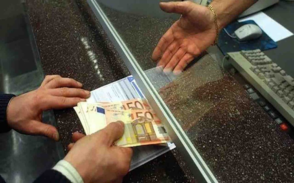Depositare contanti in banca: quando corro davvero dei rischi? Tutto ...