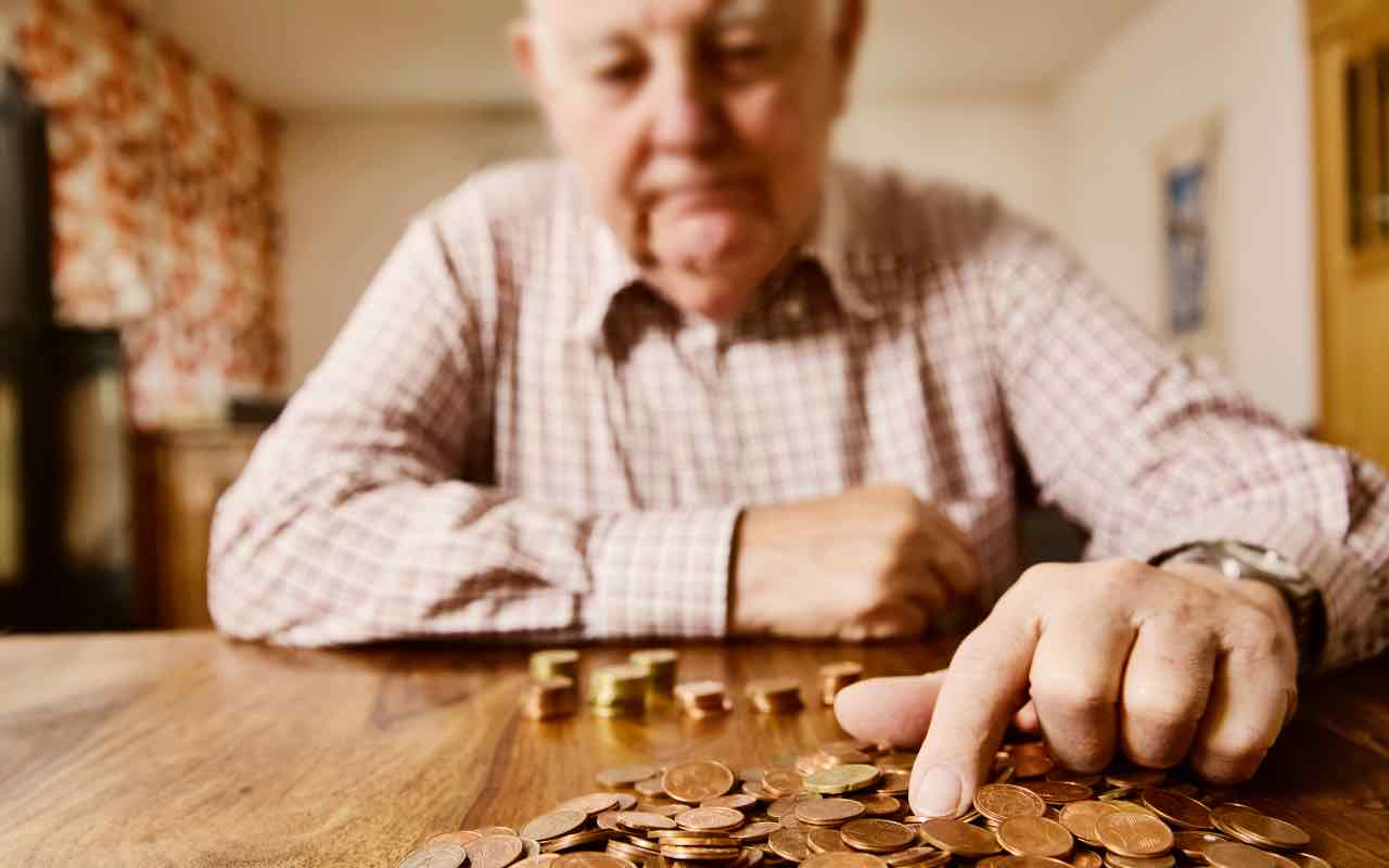 Pensione di vecchiaia, non sempre si può: tema contributi e casi